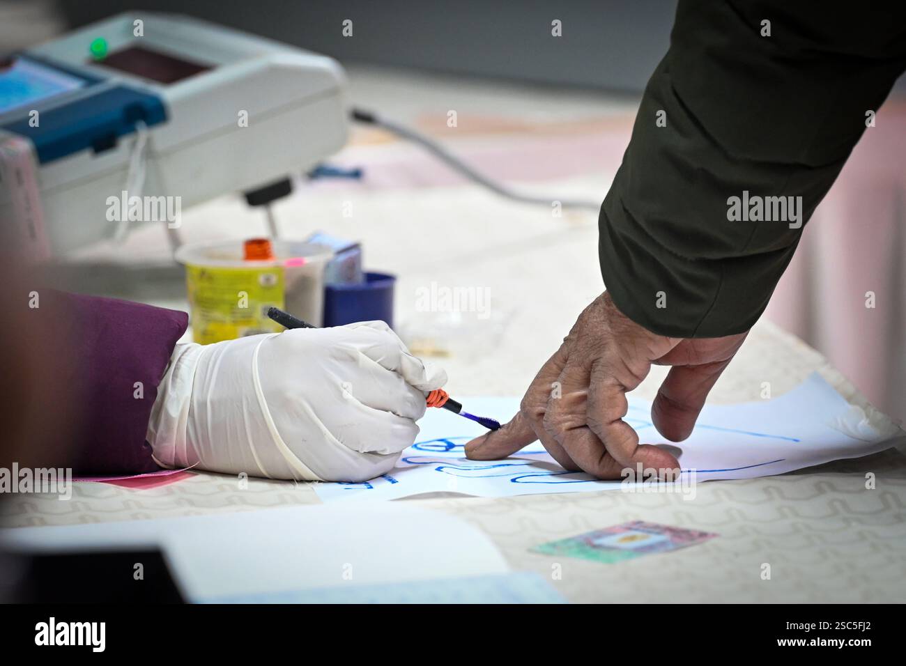 New Delhi, India. 05th Feb, 2025. NEW DELHI, INDIA - FEBRUARY 5: People ...