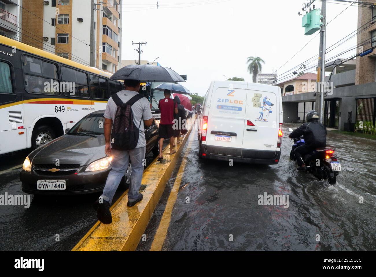 Recife, Brazil. 05th Feb, 2025. PE - RECIFE - 02/05/2025 - RECIFE, RAIN ...