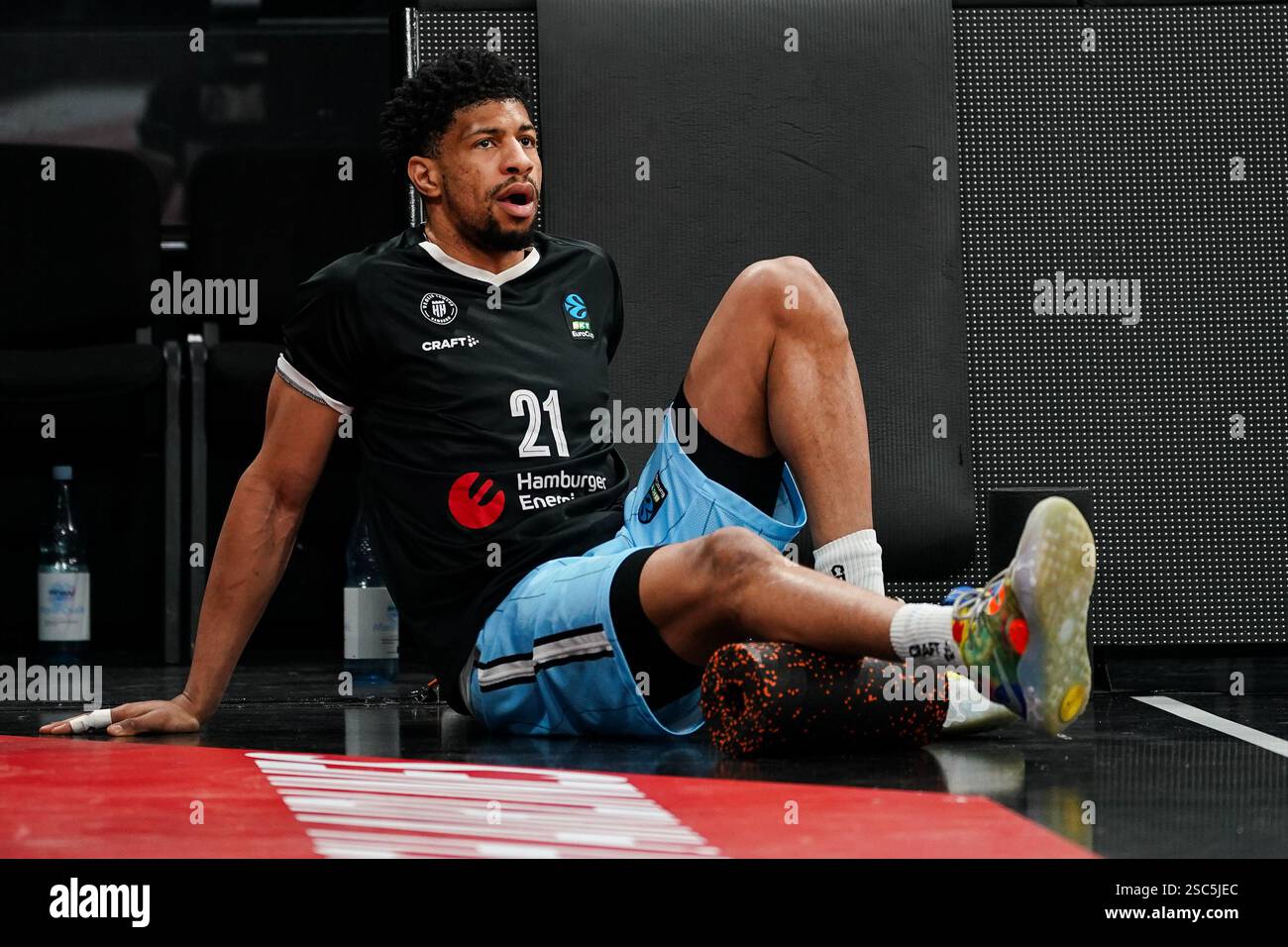 Jordan Barnett (Veolia Towers Hamburg, #21) beim Aufwaermen, Warm Up ...