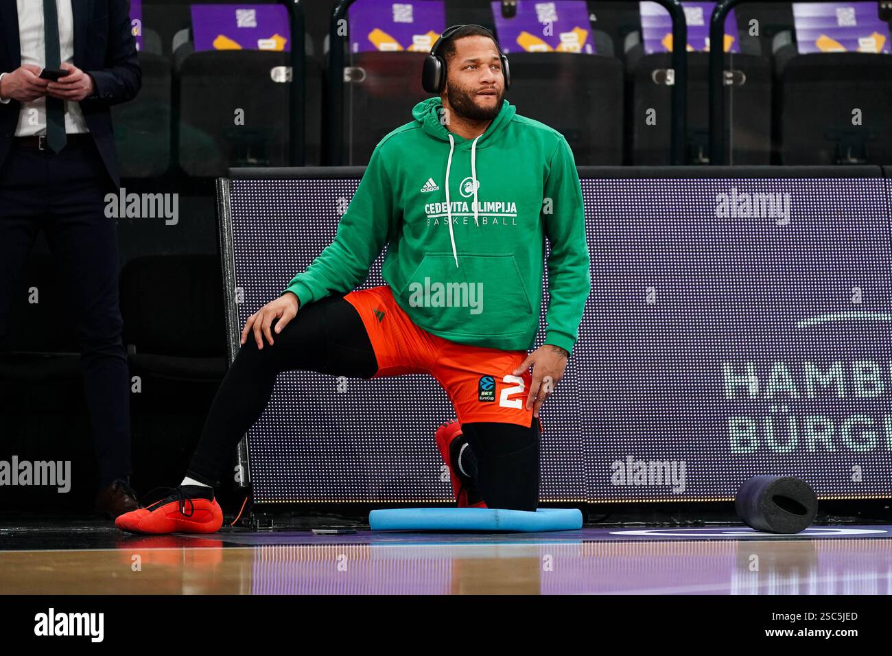 Devante Jones (Cedevita Olimpija Ljubljana, #02) beim Aufwaermen, Warm Up vor Spielbeginn, GER ...