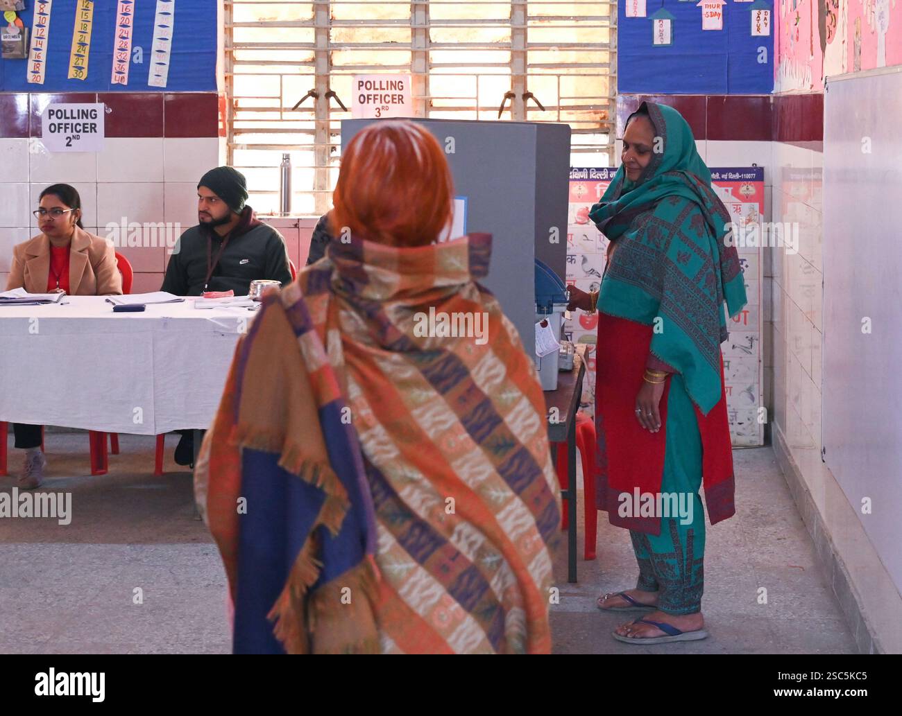 New Delhi, India. 05th Feb, 2025. NEW DELHI, INDIA - FEBRUARY 5: People ...
