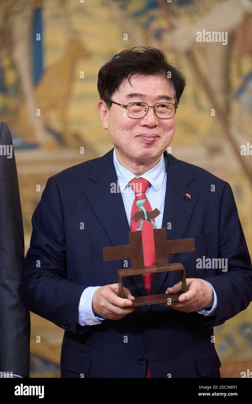 Park Chul attends Annual meeting of the Board of Trustees of the ...