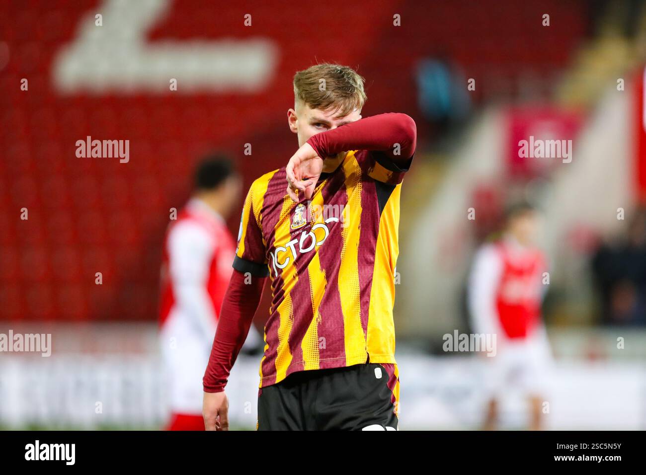 AESSEAL New York Stadium, Rotherham, England - 4th February 2025 Bobby ...