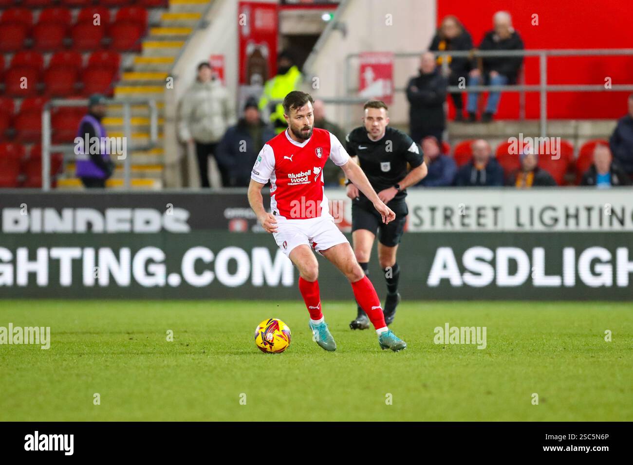 AESSEAL New York Stadium, Rotherham, England - 4th February 2025 Joe ...