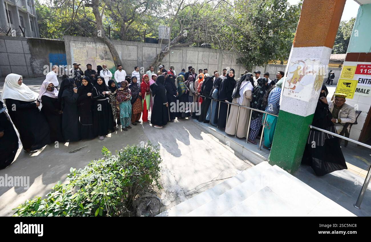 New Delhi, India. 05th Feb, 2025. NEW DELHI, INDIA - FEBRUARY 5: Voters ...