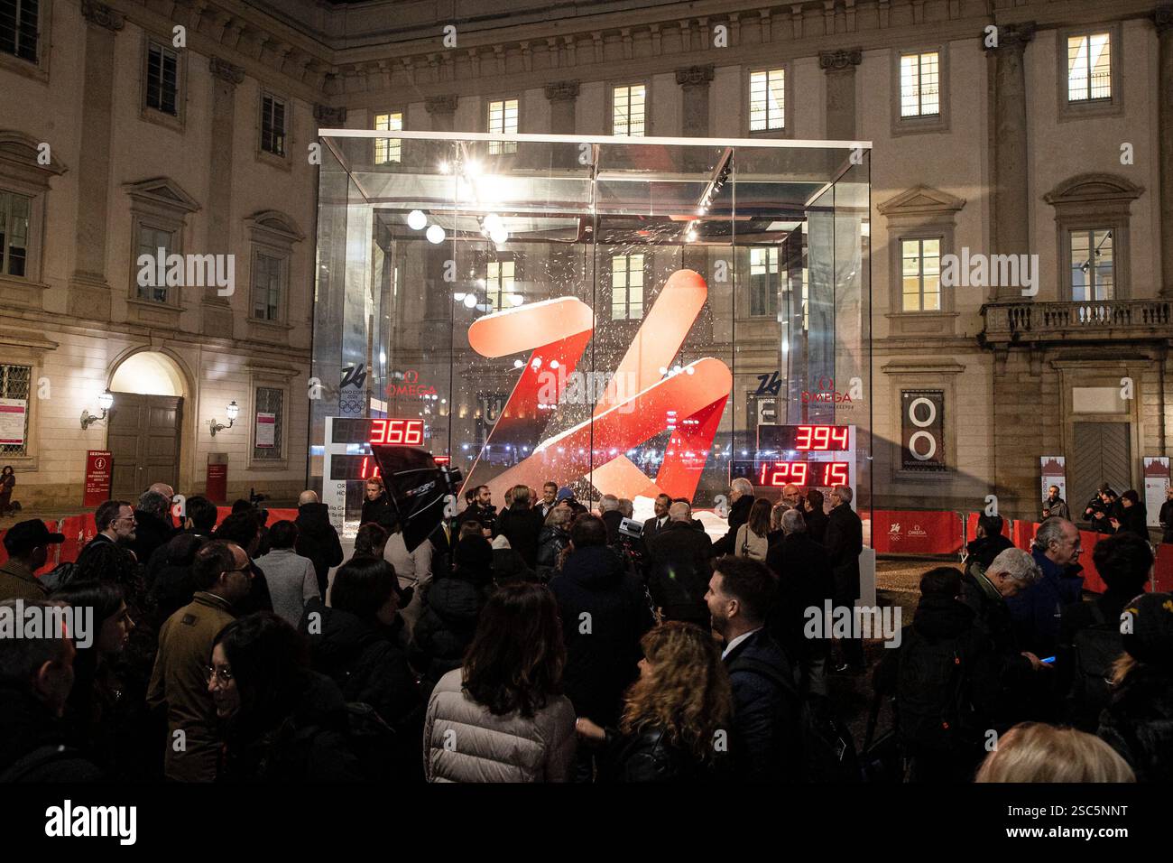 Countdown clock milan cortina hi-res stock photography and images - Alamy