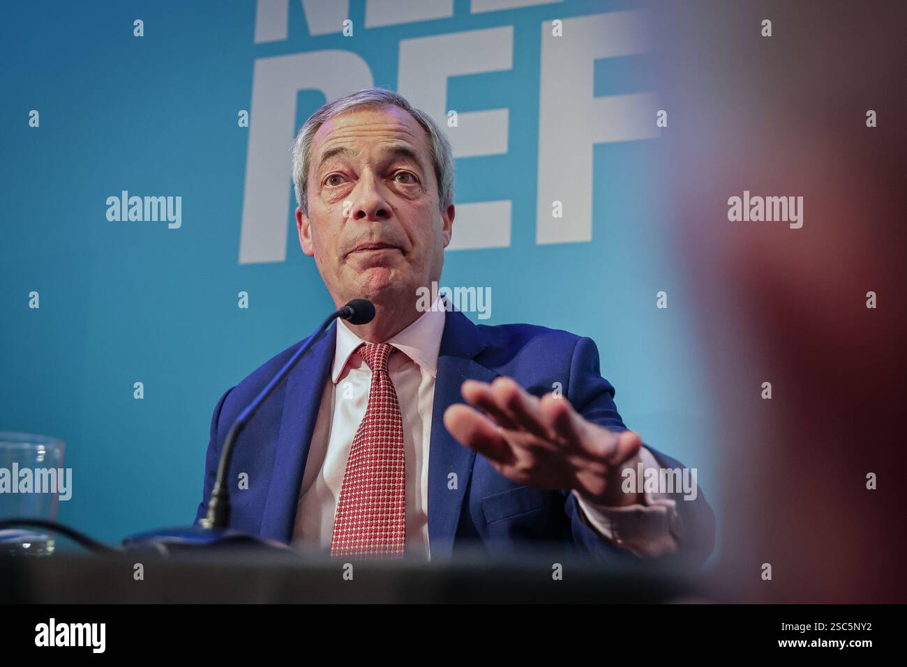 British mp nigel farage hi-res stock photography and images - Alamy