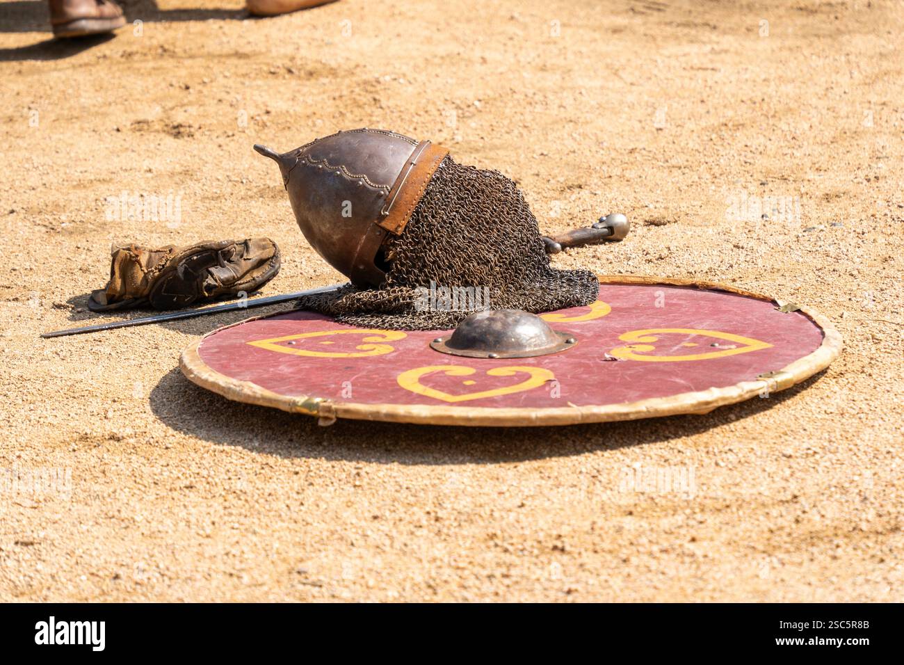 Medieval armor hi-res stock photography and images - Alamy