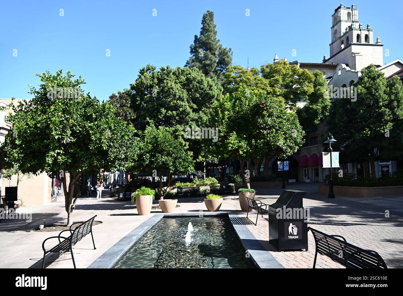 Shops along pedestrian mall hi-res stock photography and images - Alamy