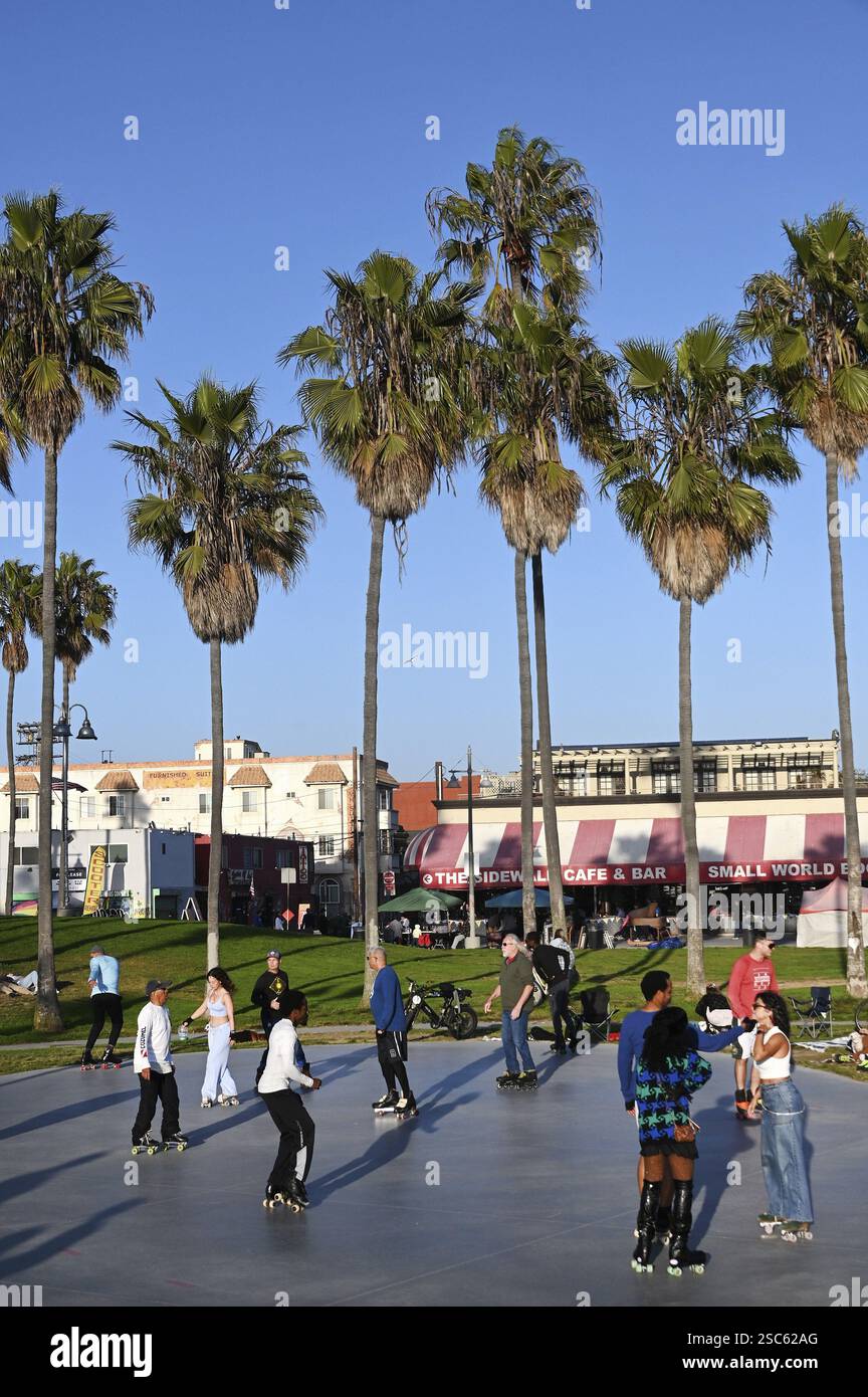 Venice beach roller hi-res stock photography and images - Alamy