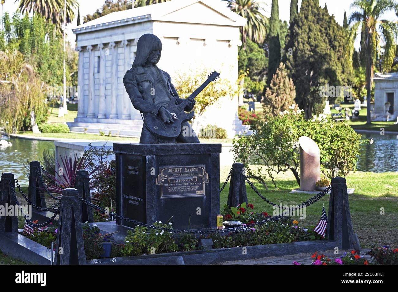 Gravesite of Johnny Ramone of the Ramones at Hollywood Forever Cemetery ...