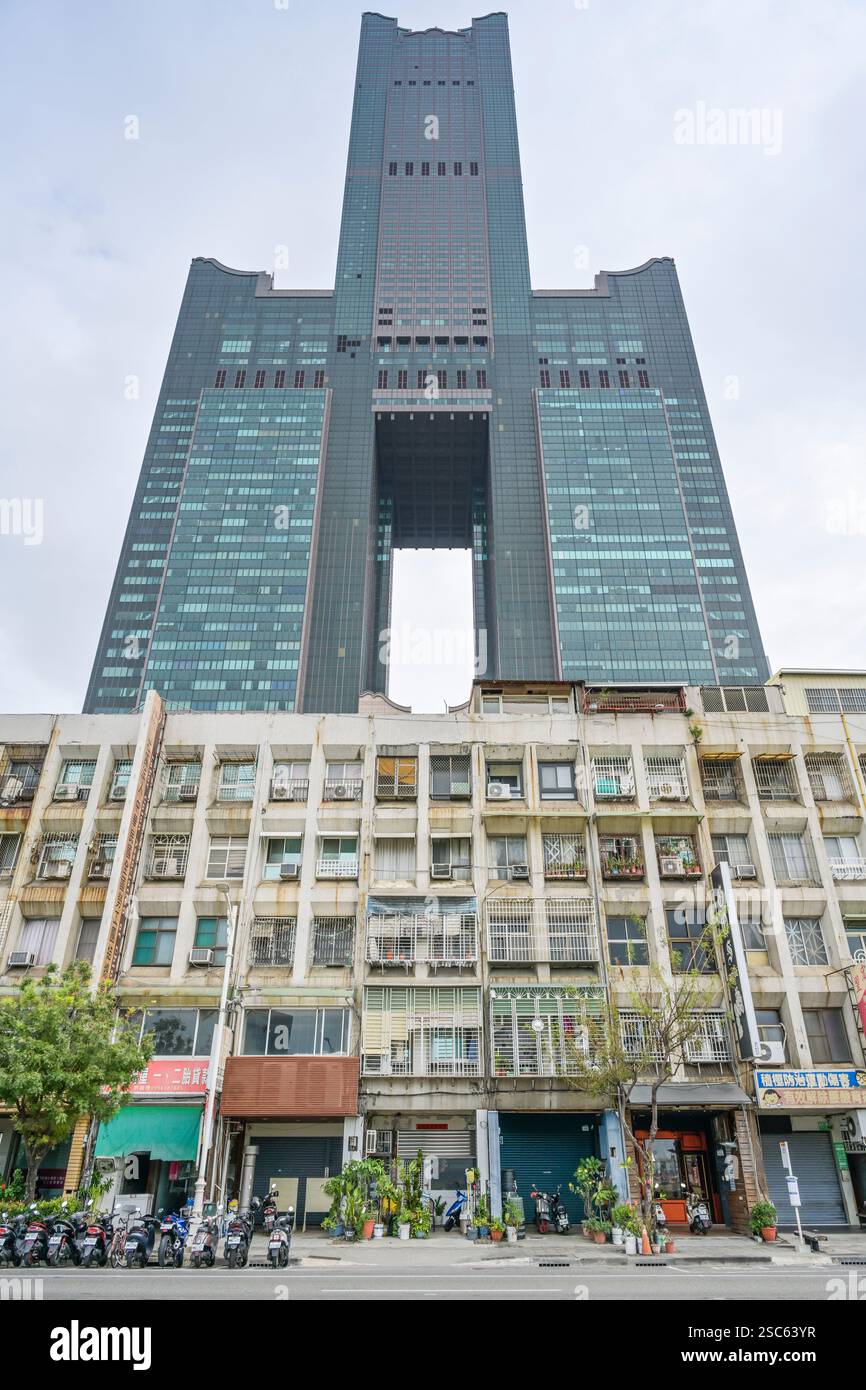 Hochhaus Tuntex Sky Tower, Kaohsiung, Taiwan Stock Photo - Alamy