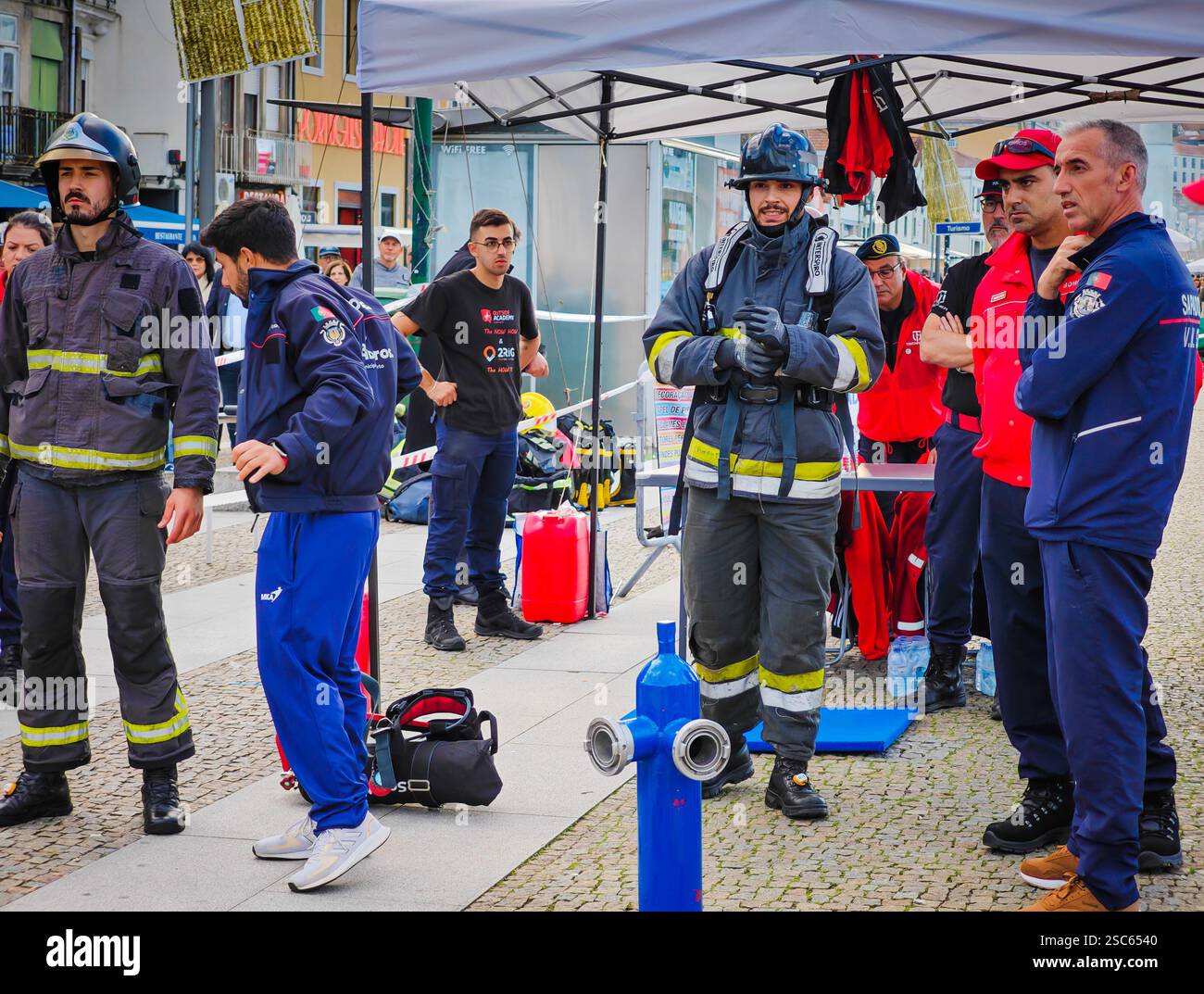 27 10 2024 - Porto, Portugal. Firefighters competition. Combat ...