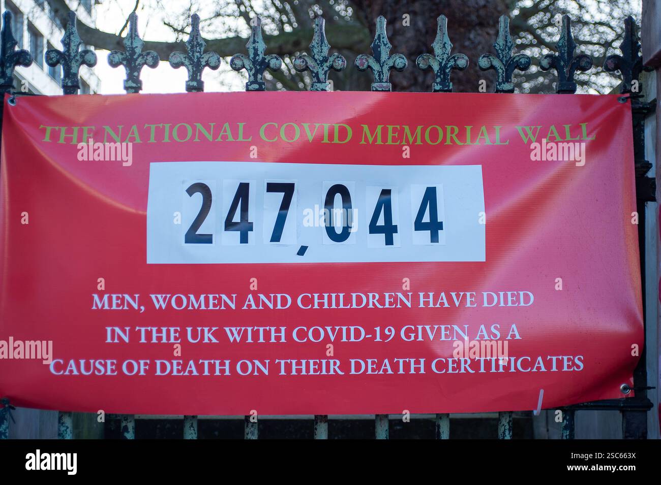 River thames london england britain uk gb british english police hi-res ...