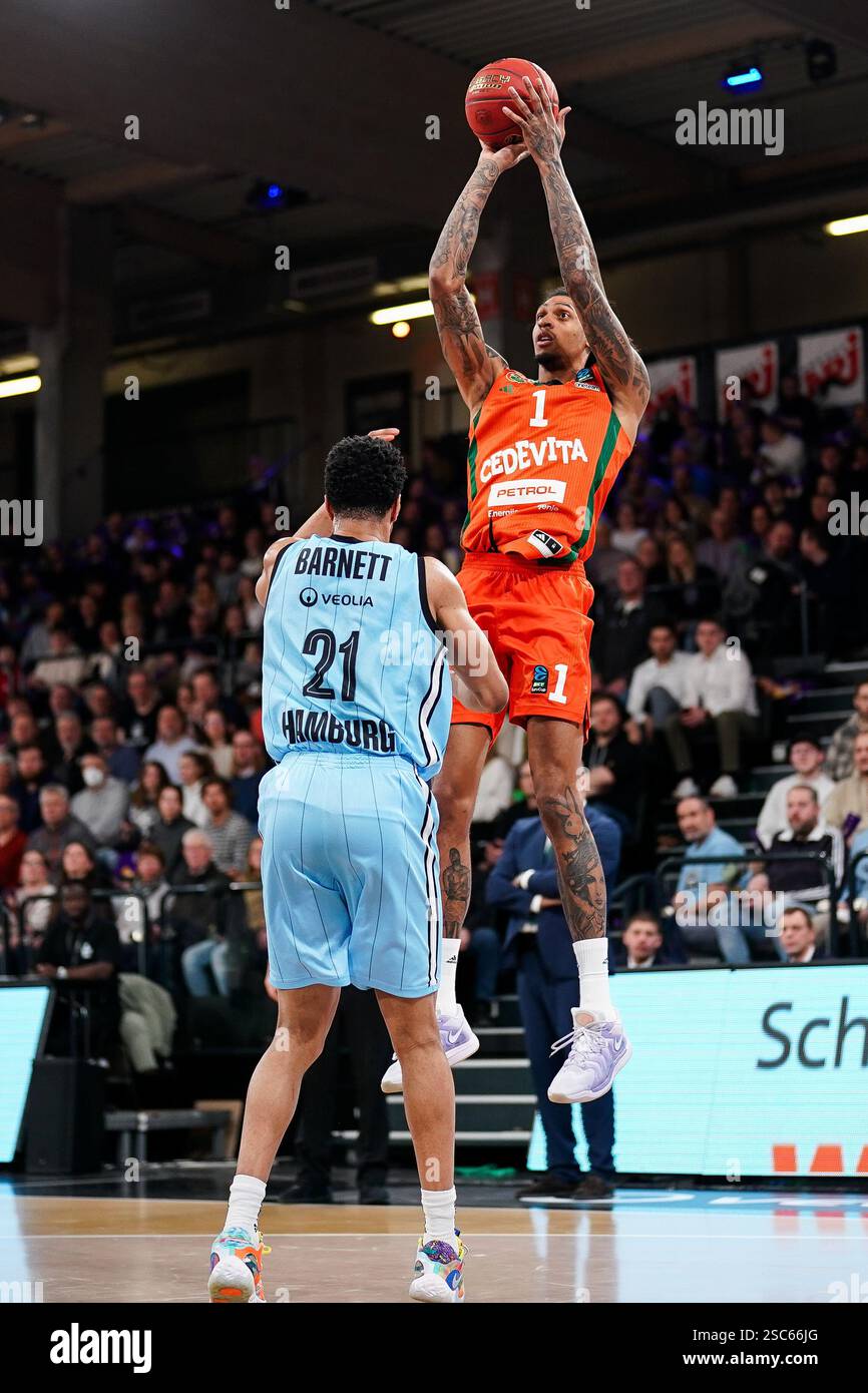 Devin Robinson (Cedevita Olimpija Ljubljana, #01) beim Wurf, GER, Veolia Towers Hamburg vs ...