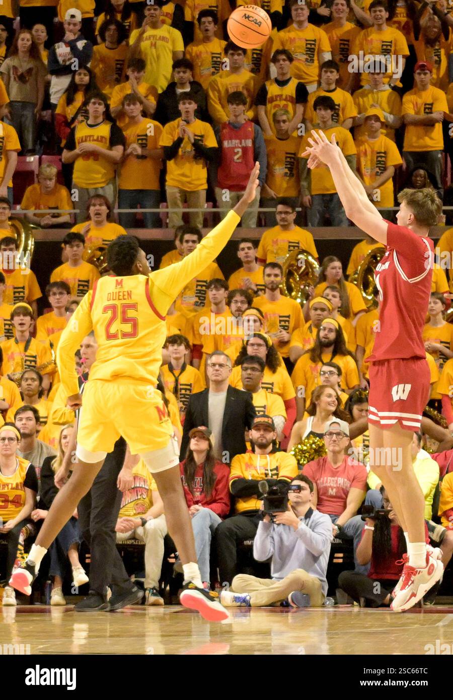 COLLEGE PARK, MD - January 29: Wisconsin Badgers forward Nolan Winter ...
