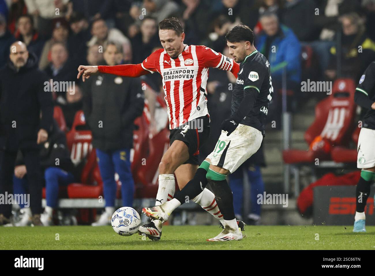 EINDHOVEN - (l-r) Luuk de Jong of PSV Eindhoven, Julian Carranza of Feyenoord during the KNVB ...
