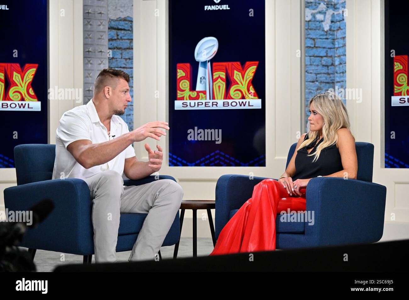 Caesars Superdome. 5th Feb, 2025. New Orleans LA; FANDUEL personality ...