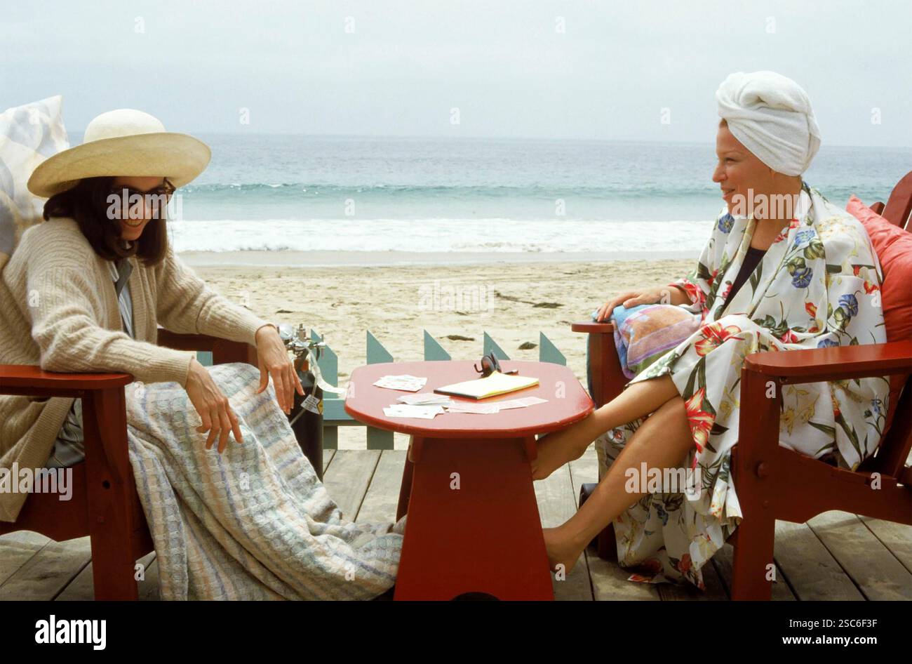 Bette midler beaches 1988 hi-res stock photography and images - Alamy