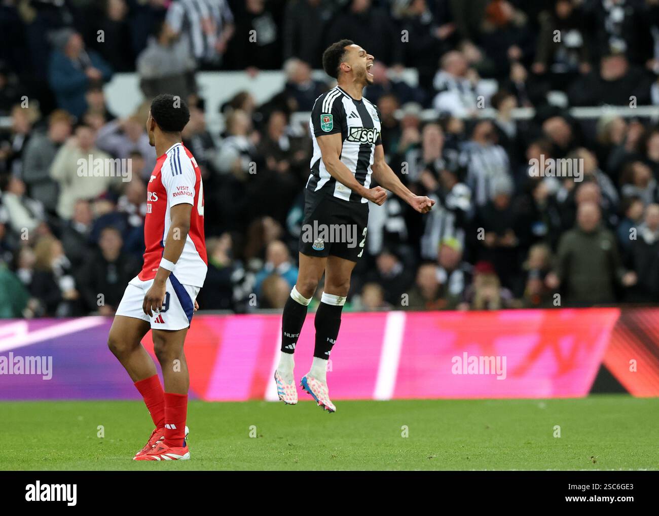 Newcastle Upon Tyne, UK. 5th Feb, 2025. Jacob Murphy of Newcastle ...