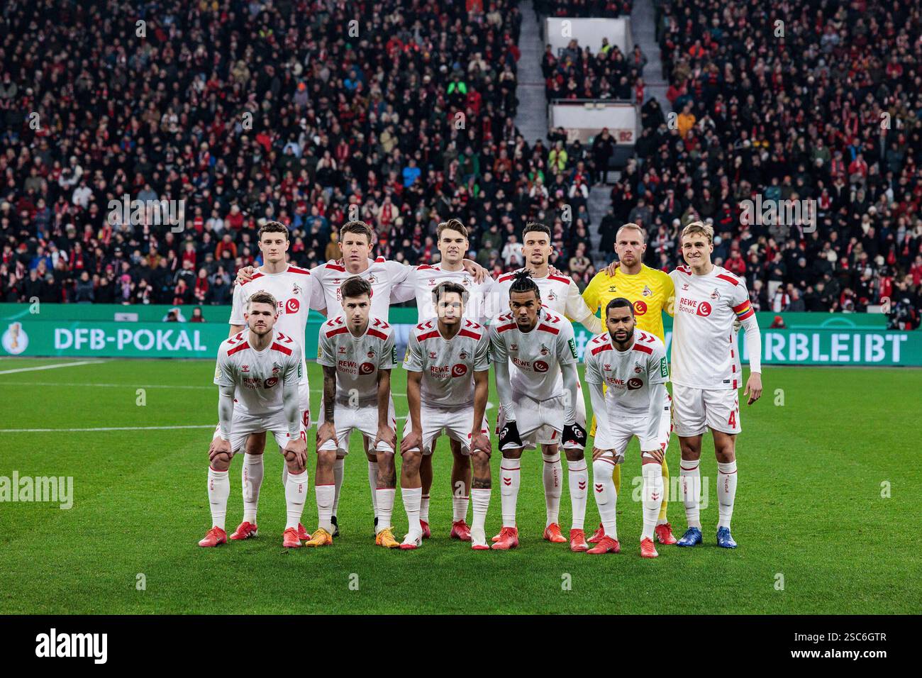 Die Startelf des 1. FC K?ln Hintere Reihe von links: Eric Martel (1. FC K?ln, 6), Dominique ...