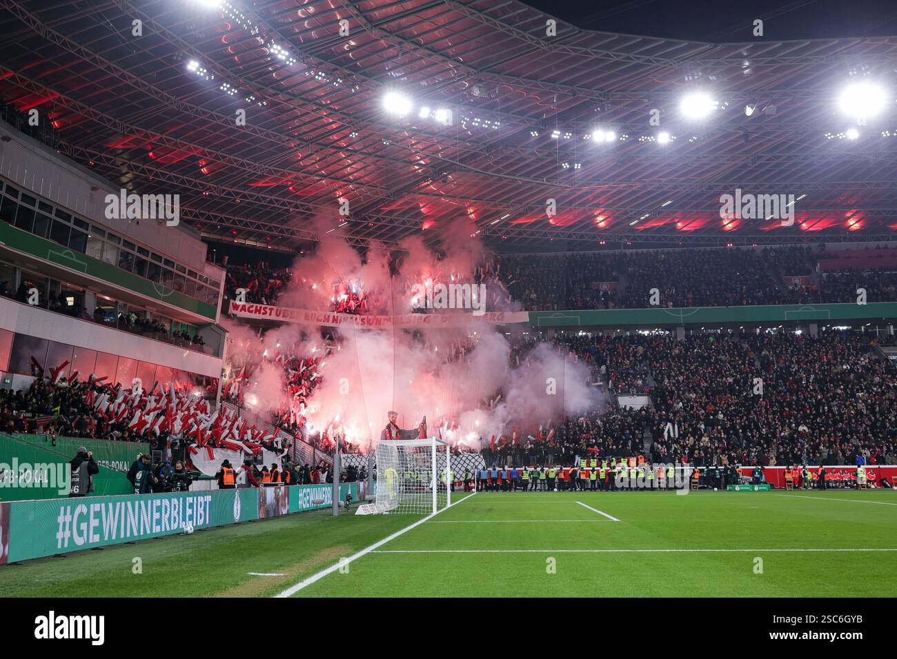 Leverkusen, Deutschland. 05th Feb, 2025. 05.02.2025, Viertelfinale im DFB-Pokal zwischen Bayer ...