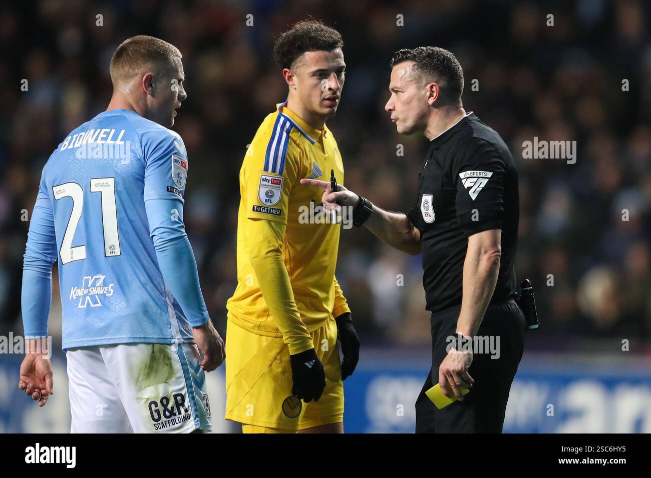 Coventry, UK. 05th Feb, 2025. Referee Dean Whitestone talks to Jake ...