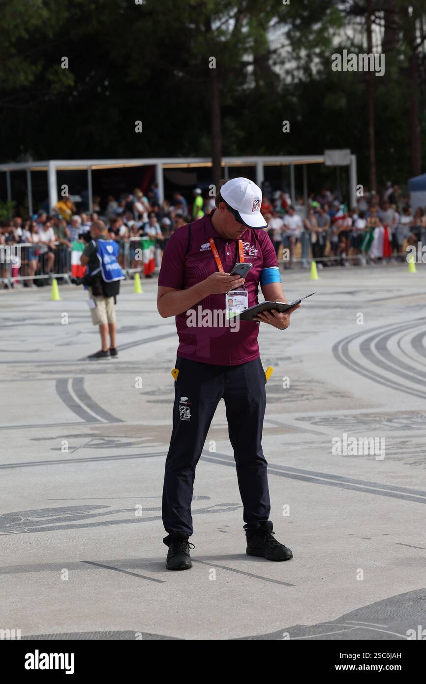 Judging the race walk hi-res stock photography and images - Alamy