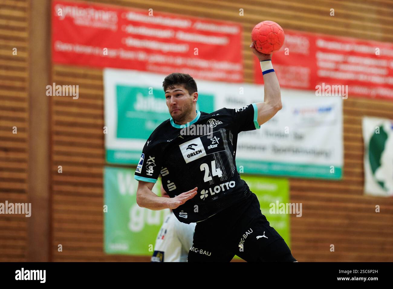 Lukas Zerbe (THW Kiel, #24) GER, HSG Wagrien vs. THW Kiel, Handball ...