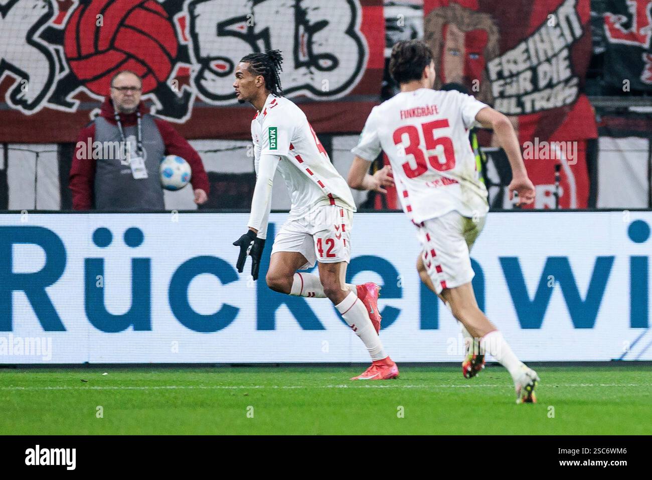 Leverkusen, Deutschland. 05th Feb, 2025. Jubel zum 0:1 durch Damion Downs (1. FC K?ln, 42) DFB ...