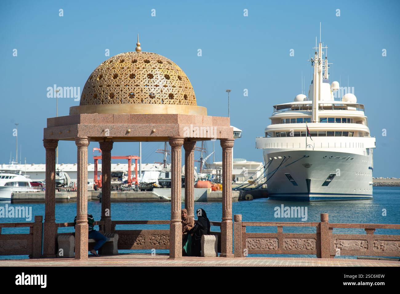 promenade at harbour in Muscat, Oman Stock Photo - Alamy
