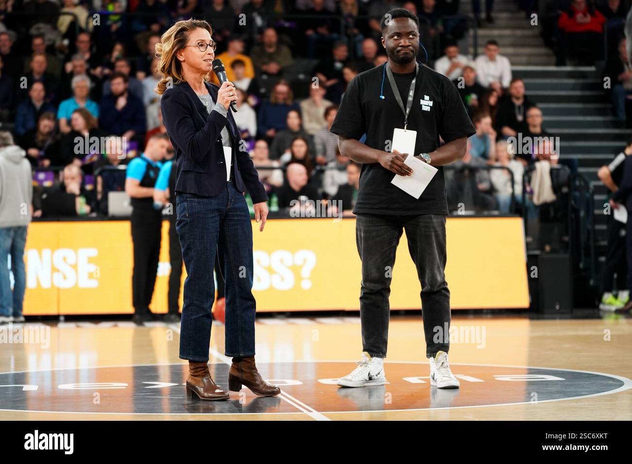 Carola Veit (Praesidentin der Hamburger Buergerschaft) und Isaac Duah ...