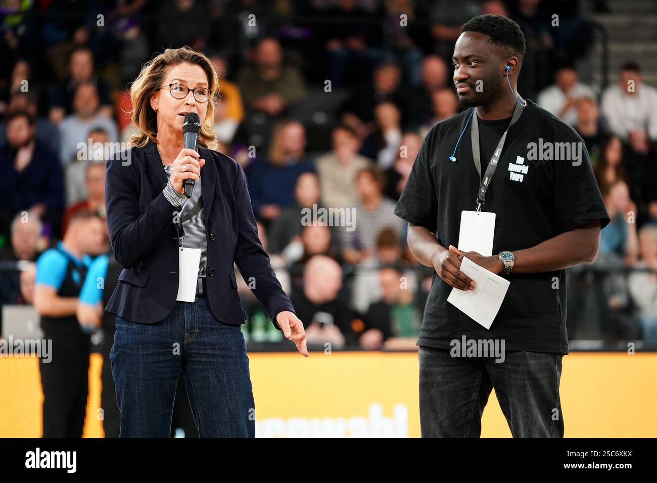 Carola Veit (Praesidentin der Hamburger Buergerschaft) und Isaac Duah ...