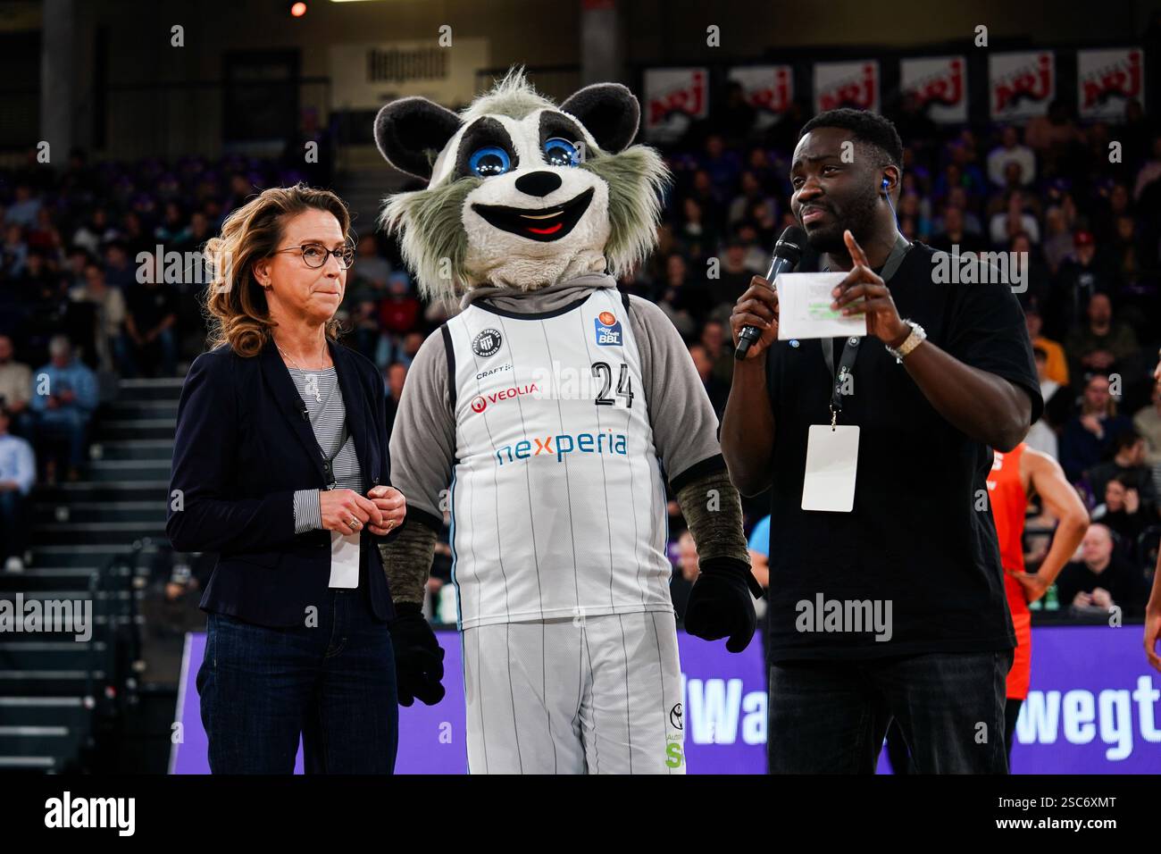 Carola Veit (Praesidentin der Hamburger Buergerschaft) und Isaac Duah ...