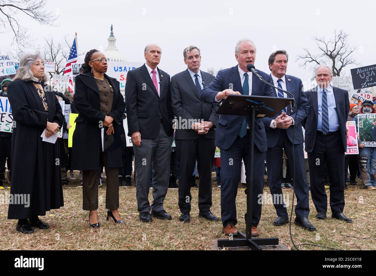 Senator Chris Van Hollen (D-MD) gives remarks with House and Senate ...