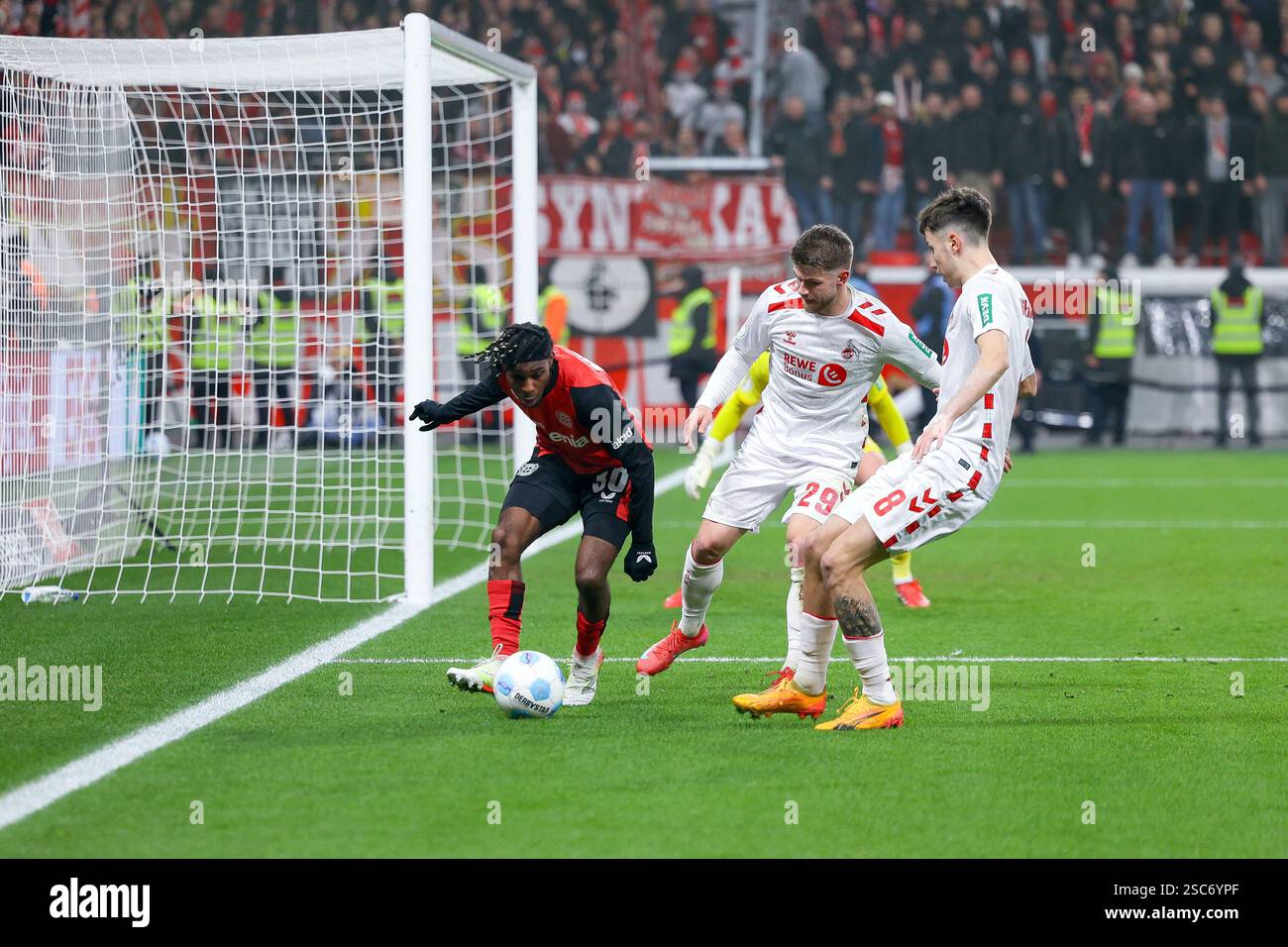 05.02.2025, Viertelfinale im DFB-Pokal zwischen Bayer 04 Leverkusen und 1. FC Köln, v. l ...