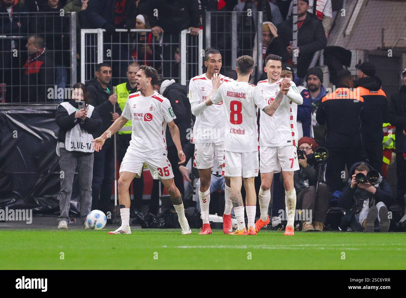 Leverkusen, Deutschland. 05th Feb, 2025. 05.02.2025, Viertelfinale im DFB-Pokal zwischen Bayer ...