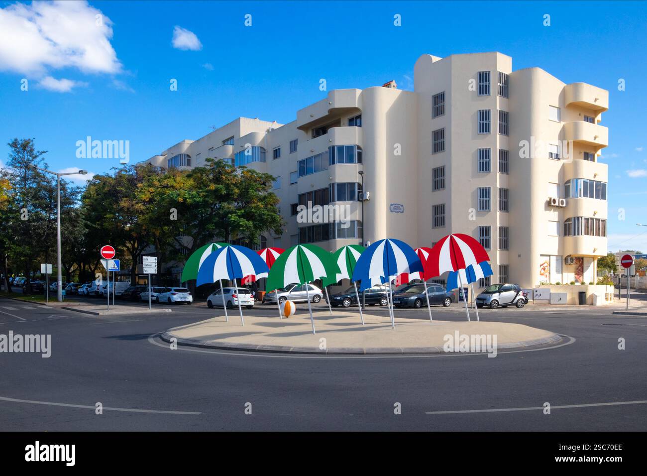 Distinctive traffic roundabout hi-res stock photography and images - Alamy