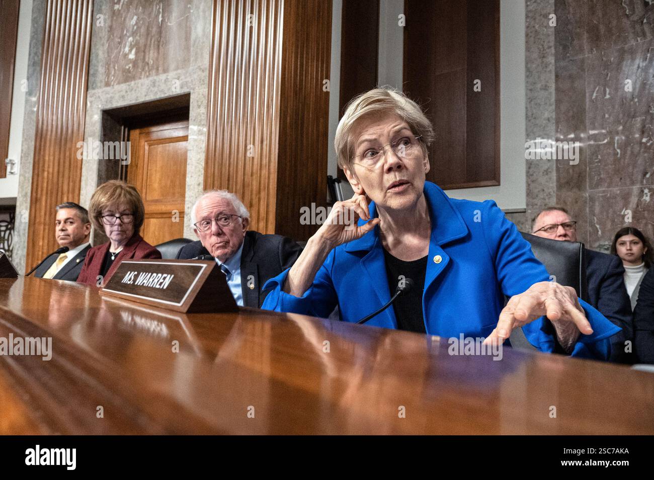 February 5, 2025, Washington Dc, New York, USA: Senator Elizabeth ...