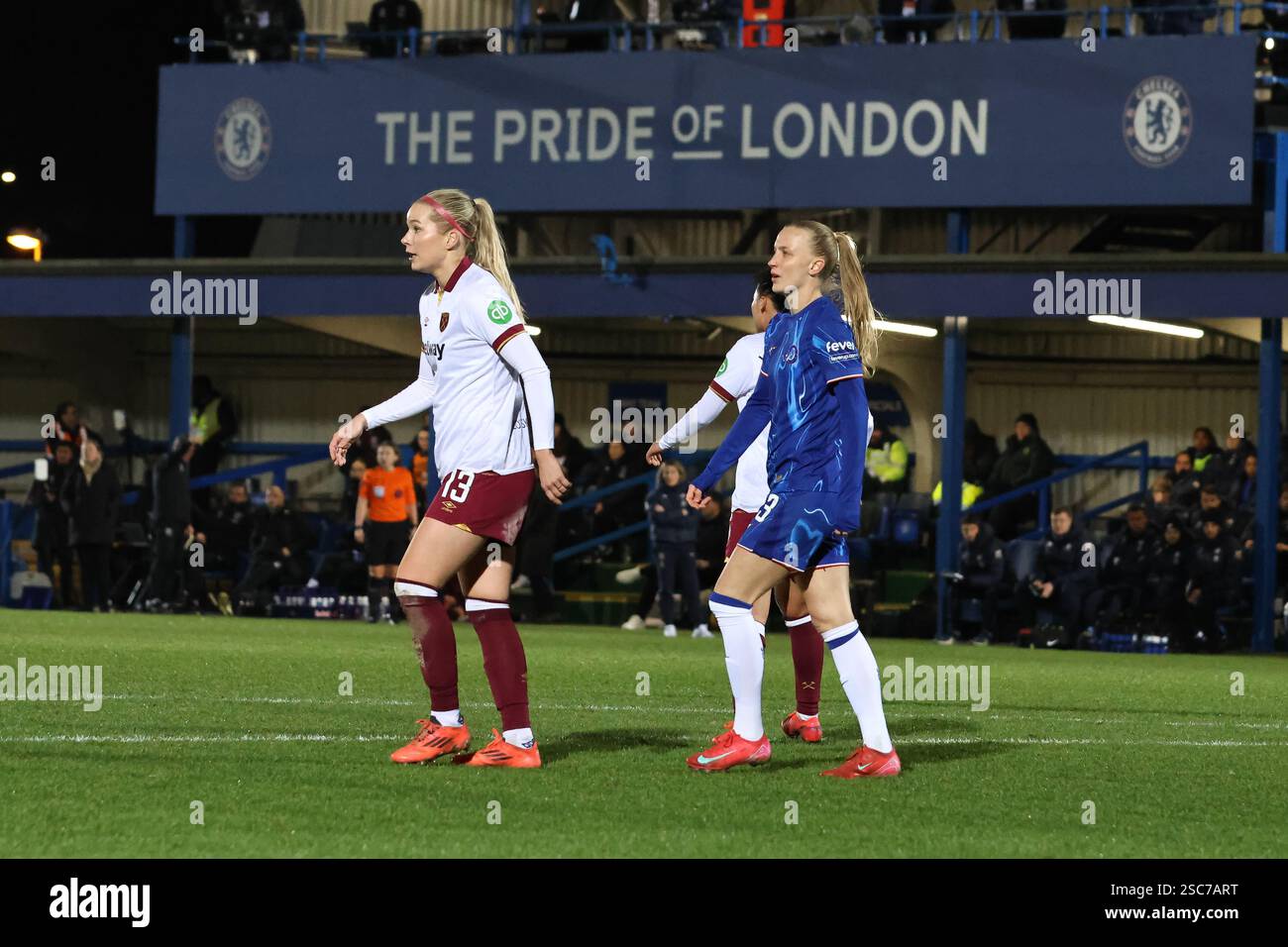 Aggie Beever-Jones (33 Chelsea) and Eva Nystrom (13 West Ham) during ...