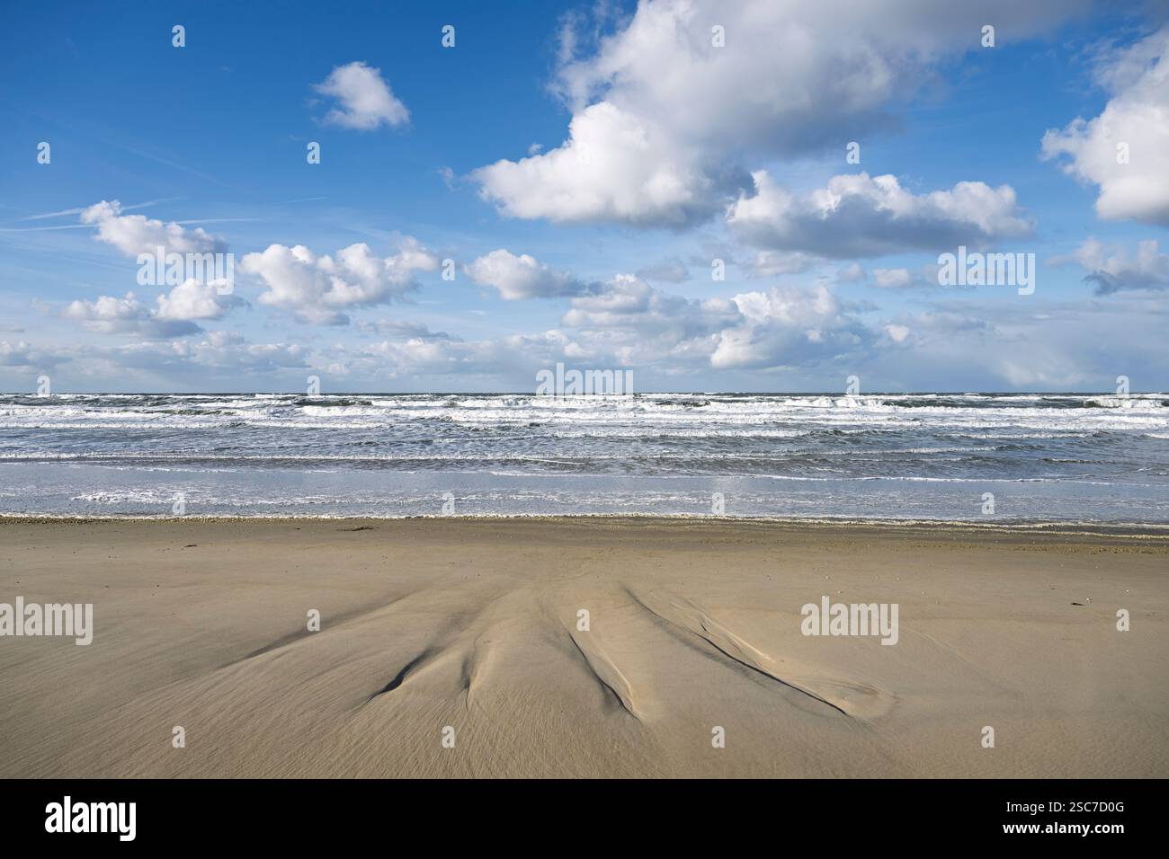 Serene beach scene gentle waves hi-res stock photography and images - Alamy