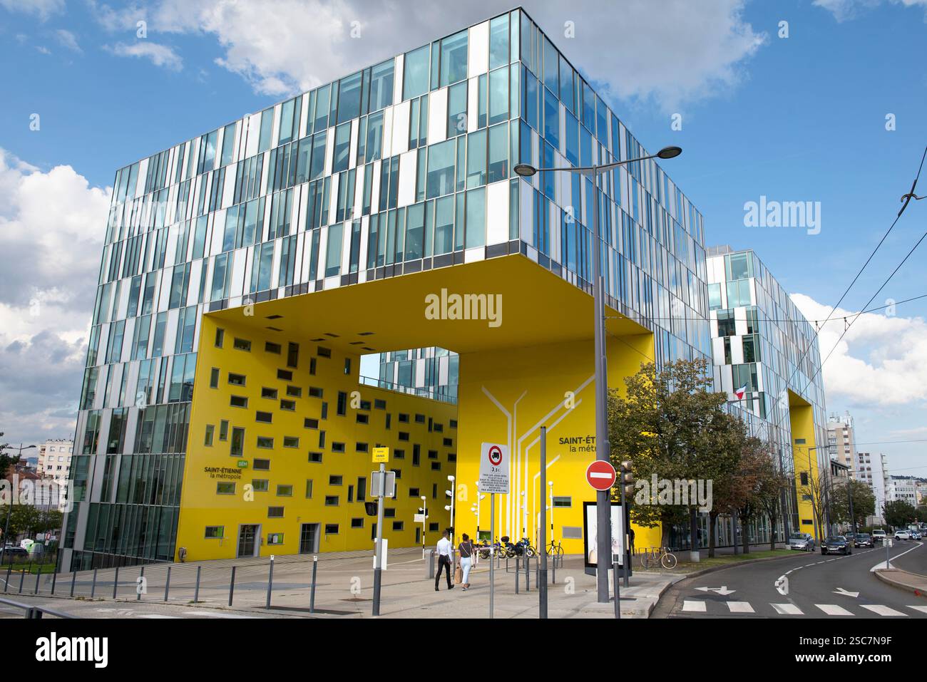 Ilot Gruner (Architect: Manuelle Gautrand), Administration building ...