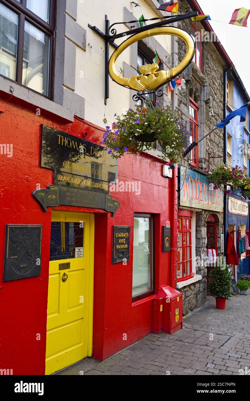 Claddagh ring sign of Thomas Dillons Claddagh Gold Jewellers, Quay ...