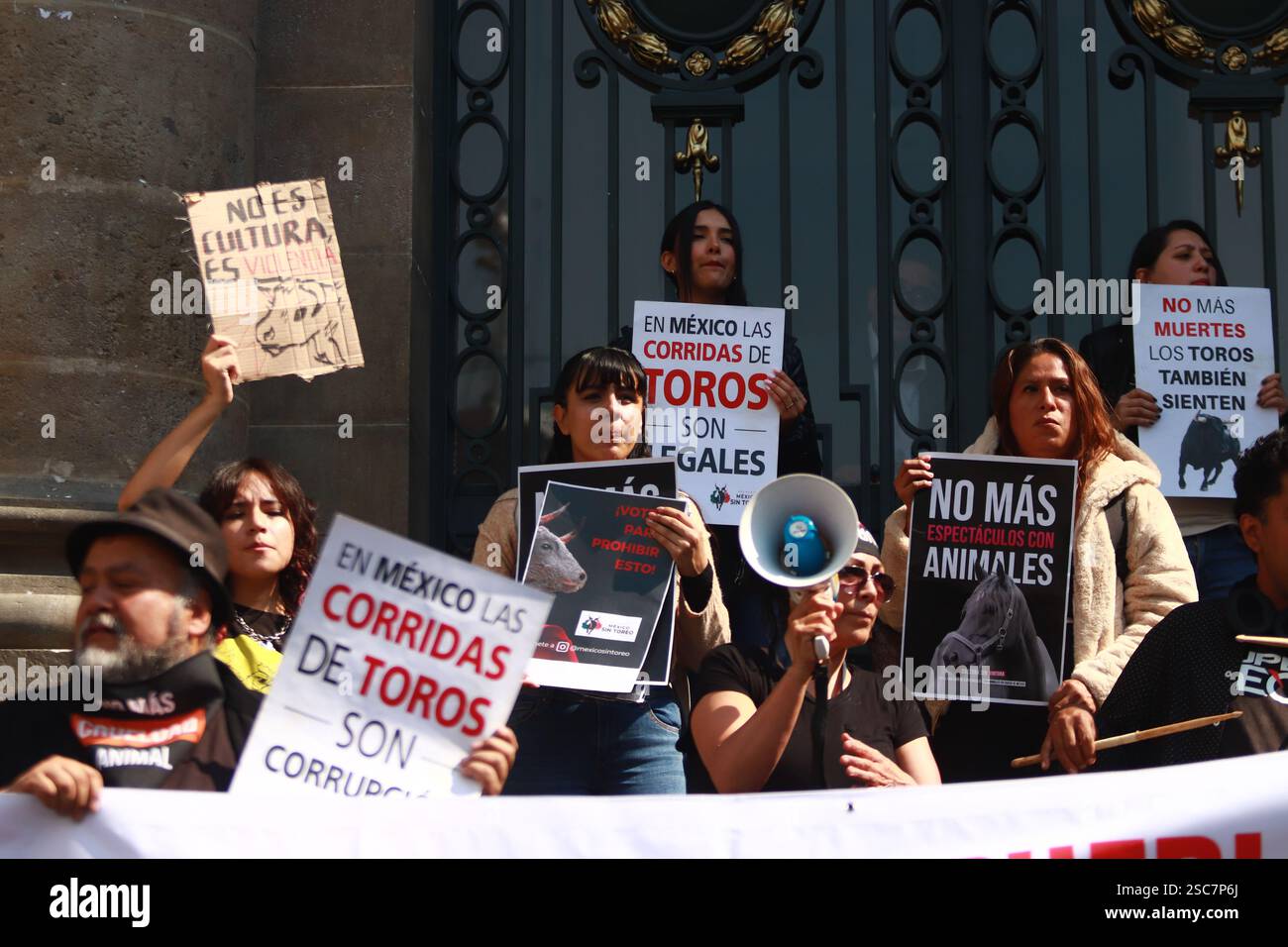 Animal rights activists protest against the decision of the Secretary ...