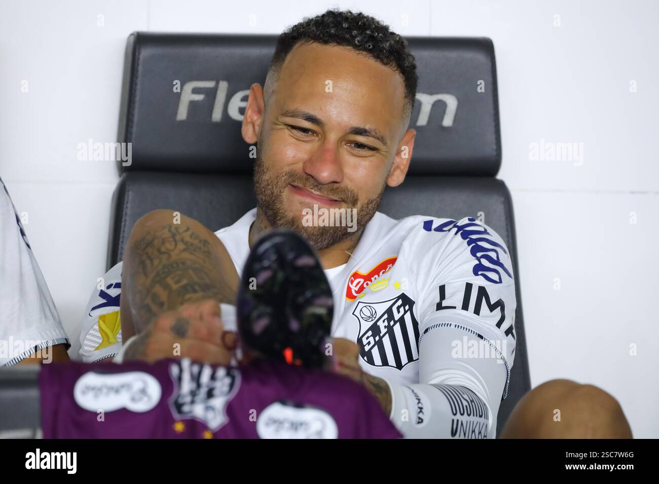 Neymar of Santos on the bench before the match against Botafogo-SP in ...