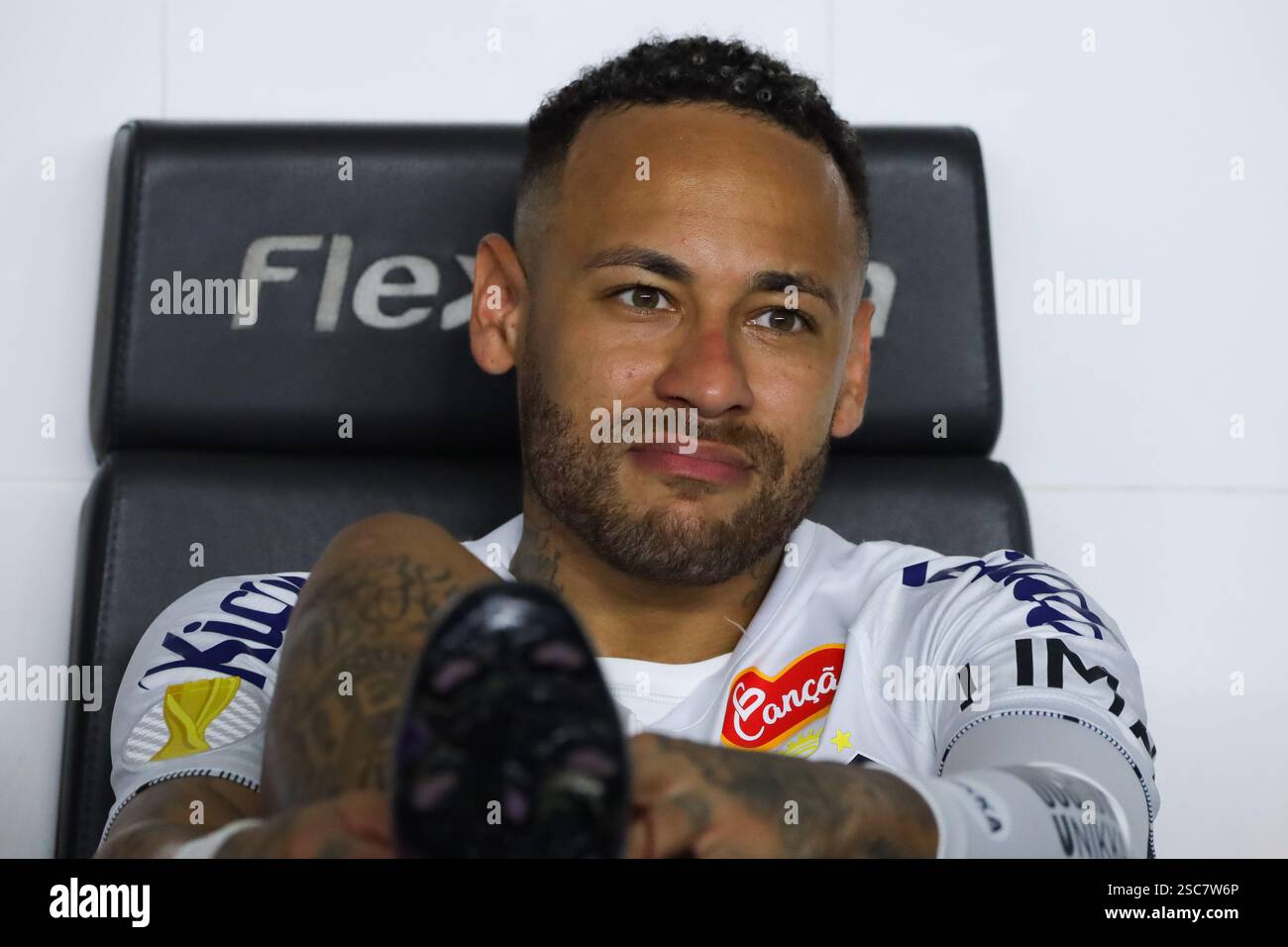 Neymar of Santos on the bench before the match against Botafogo-SP in ...