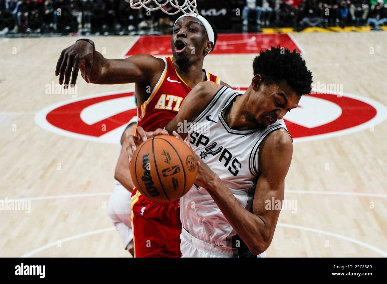 Atlanta Hawks forward Onyeka Okongwu (17) shoots against San Antonio ...