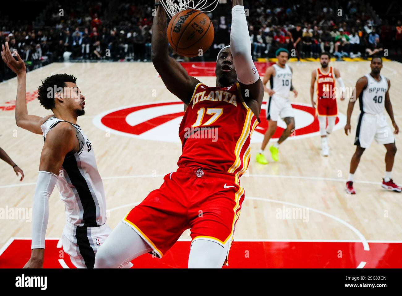 Atlanta Hawks forward Onyeka Okongwu (17) dunks against San Antonio ...