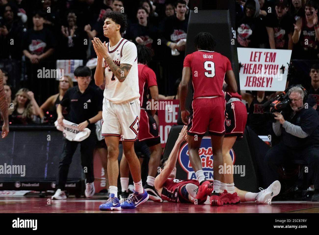 Illinois' Will Riley, front left, reacts after a foul during the second ...