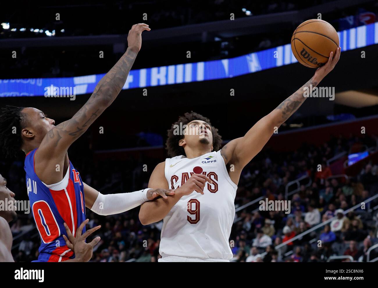 Cleveland Cavaliers guard Craig Porter Jr. (9) goes in for a layup ...